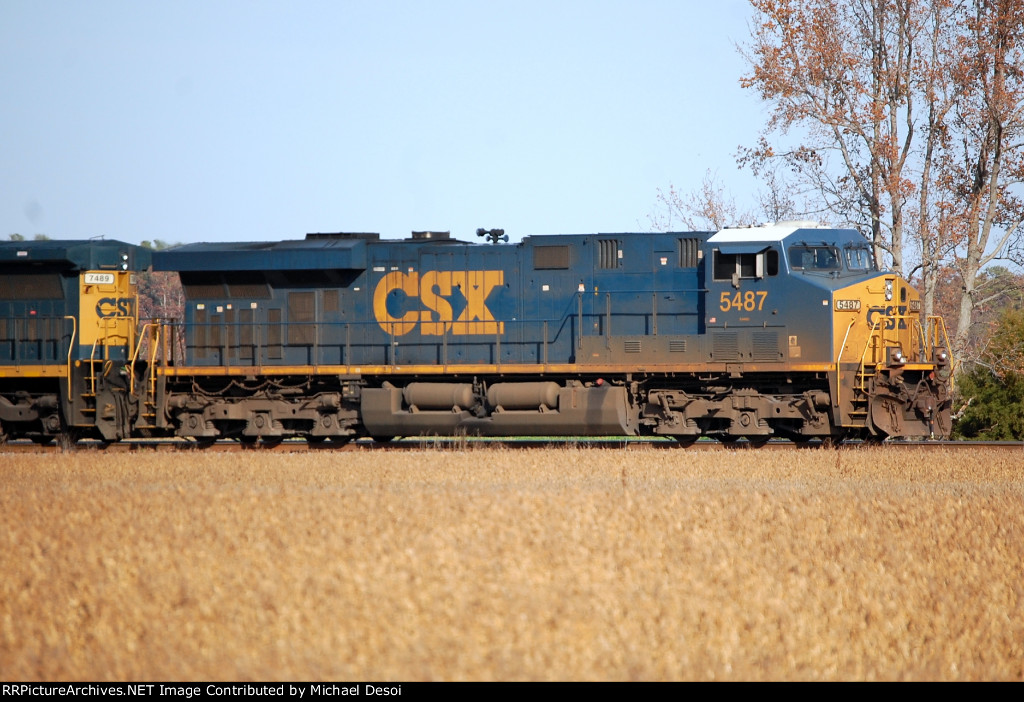 CSX ES-44DC #5487 leads a southbound out of Collier Yard